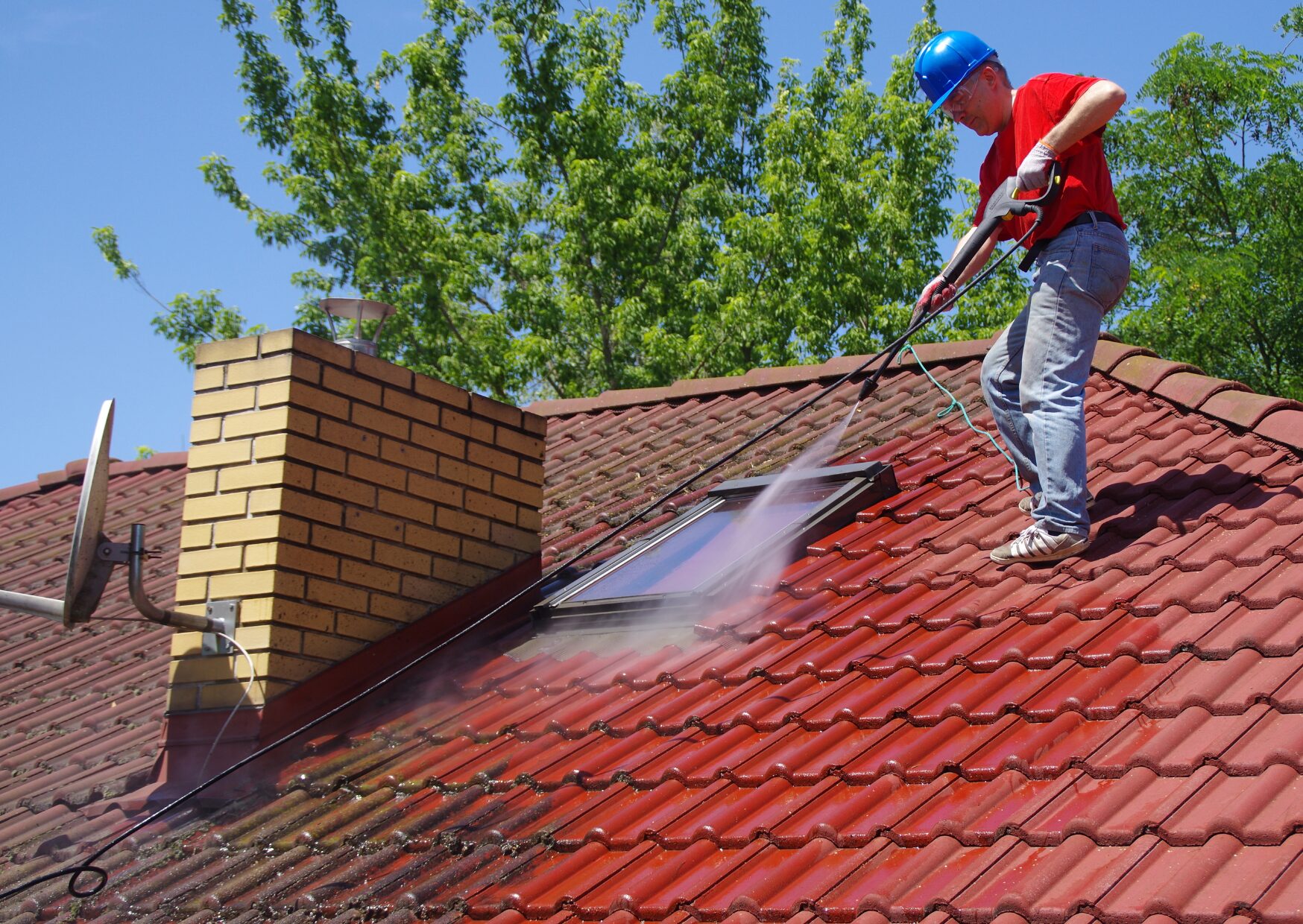 Expert Roof Tile Cleaning: Mr. Suds Softwash Insights